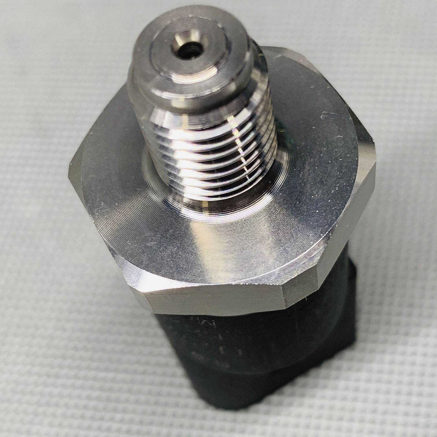 Brand NEW For AUDI A8 Mercedes 0281002354 OEM Bosch Fuel Rail Pressure ...