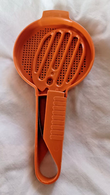 Vintage Tupperware Sifter Burnt Orange Vintage Rare squeezable handle ...