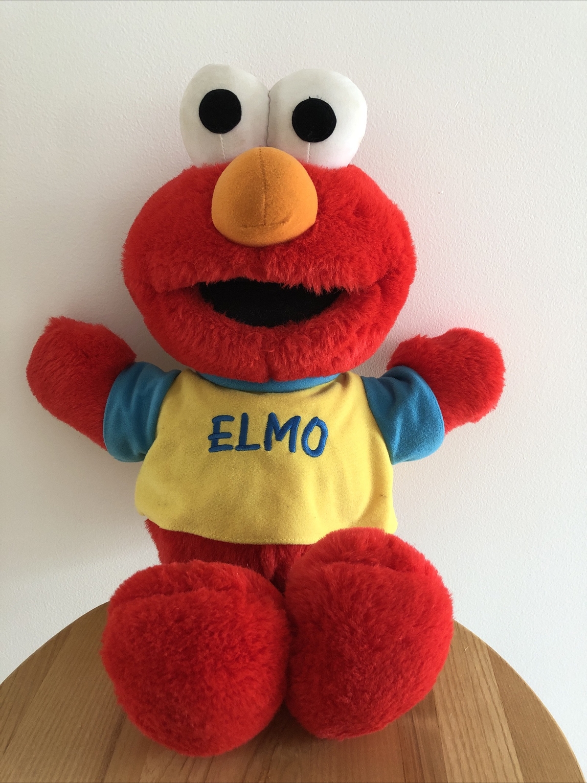 TOSS & TICKLE ME ELMO 46cm. Excellent condition works perfect! FREE ...
