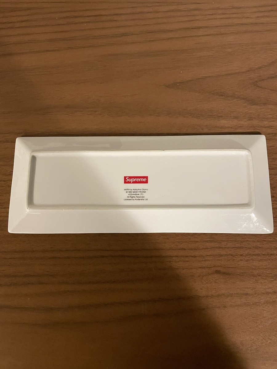 SUPREME New York AKIRA Syringe Ceramic Tray Plate (White SUPREME New York AKIRA Syringe Ceramic Tray Plate (White