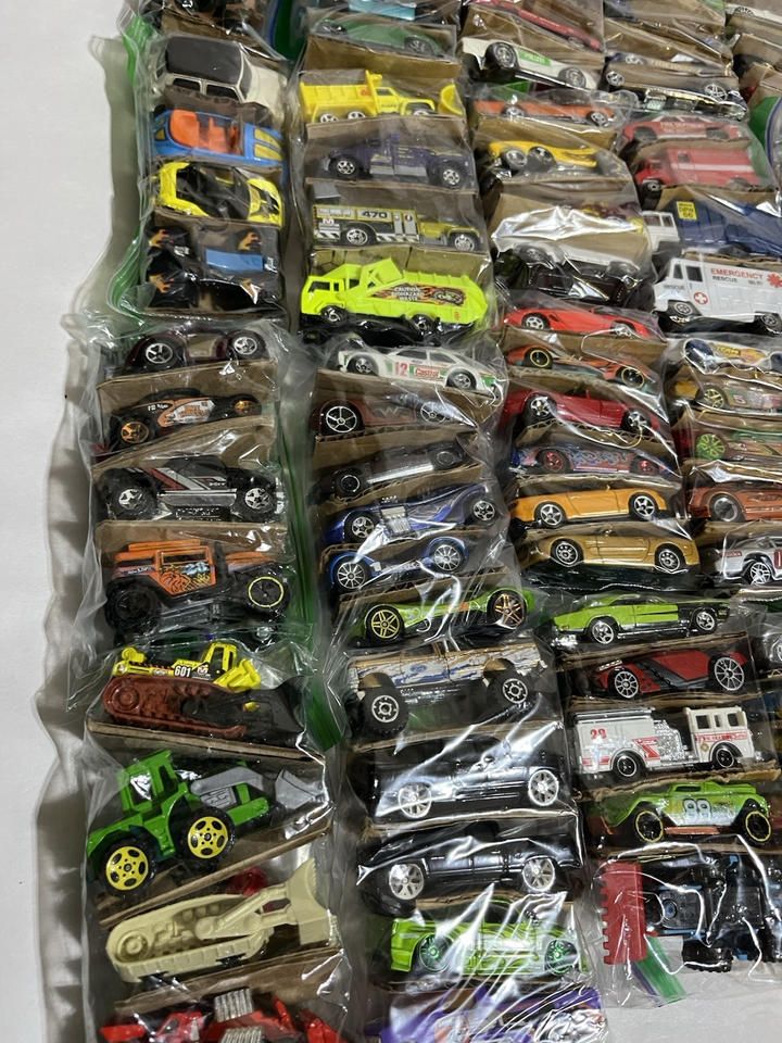160+ MODERN HOT WHEELS DIECAST CARS MUSCLE TRUCKS BUSES & MORE NICE LOT ...