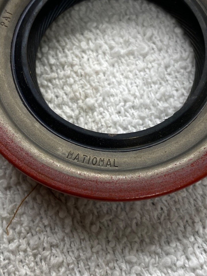 TH350 700R4 Trans Output Shaft Seal Rear NATIONAL 9613S | eBay