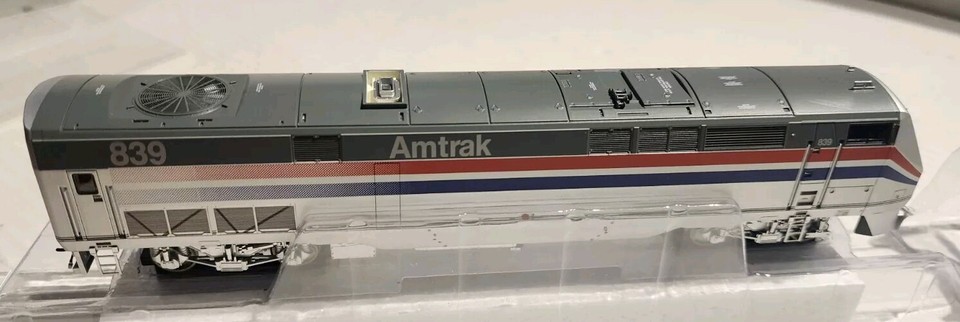Athearn Genesis HO Scale P40DC Diesel Amtrak #839 Phase III | eBay