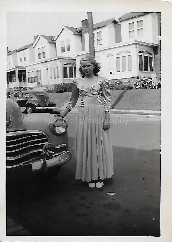 40's 50's GIRL Vintage FOUND PHOTOGRAPH Black+White Snapshot ORIGINAL ...
