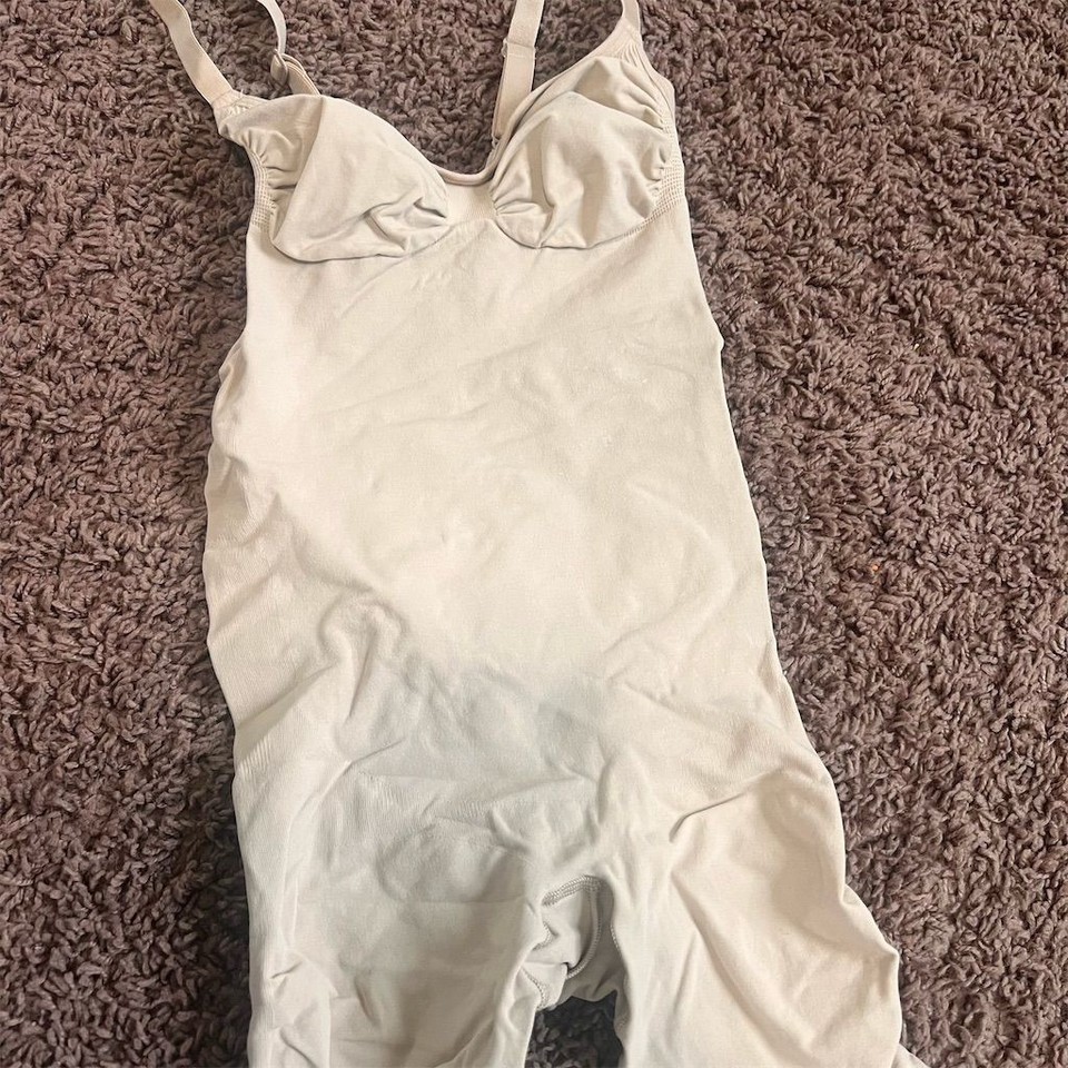 Skims Women's Seamless Sculpt Bodysuit Beige Medium Adjustable Straps ...