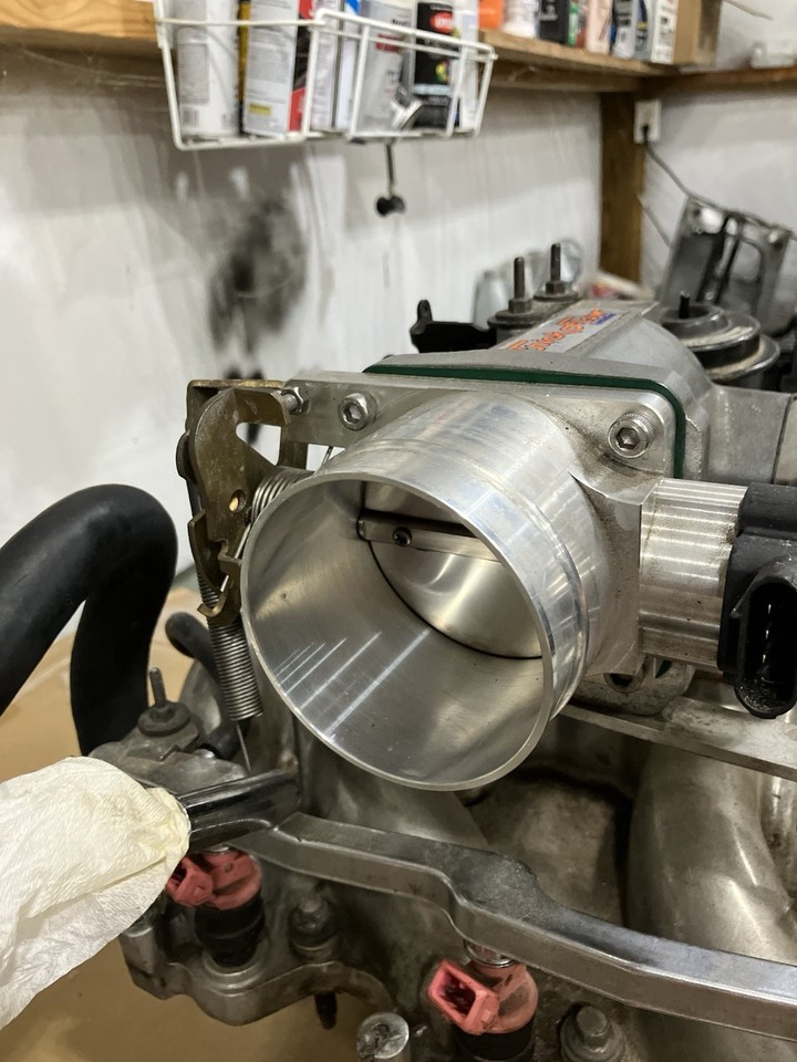 Polished Typhoon Intake Manifold, Plenum & TB for 1999 - 2004 Mustang ...