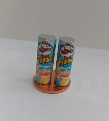 1/12 Scale Set of 2 Empty Soft Shell Crab Flavour Pringles dollshouse ...