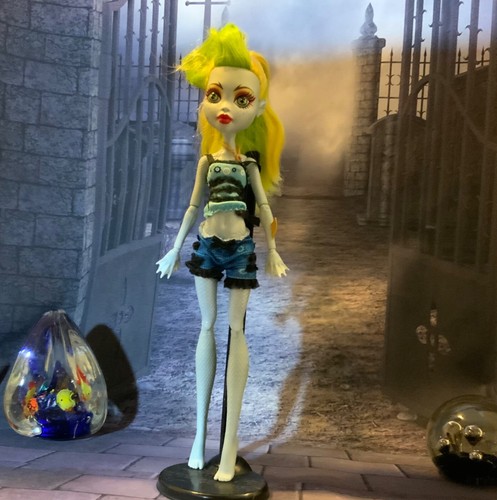 Monster High Doll Lagoona Fire Doll Freaky Fusion Yellow Hair & Green ...