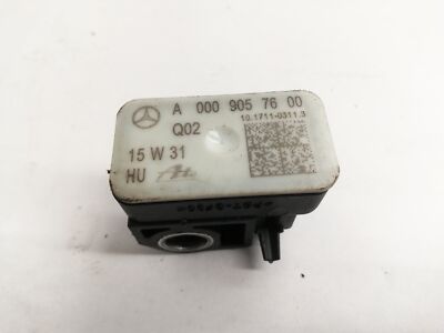 MERCEDES-BENZ C W205 C 300 Vorne Rechts Impact Sensor A0009057600 150kw ...