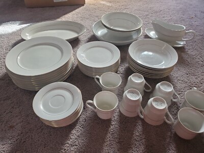 Classic Gold china set. Includes 8 Piece Dinner Set With Serving Dishes ...
