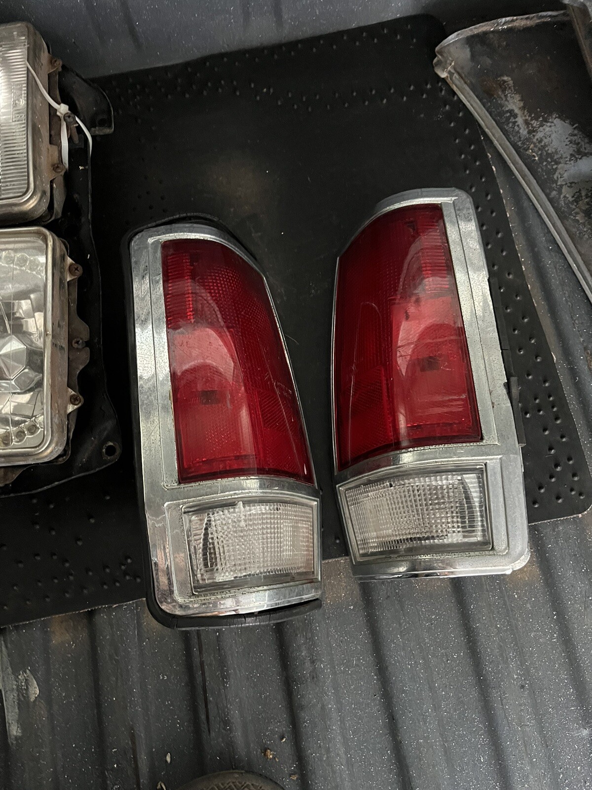 1985 nissan 720 tail lights | eBay