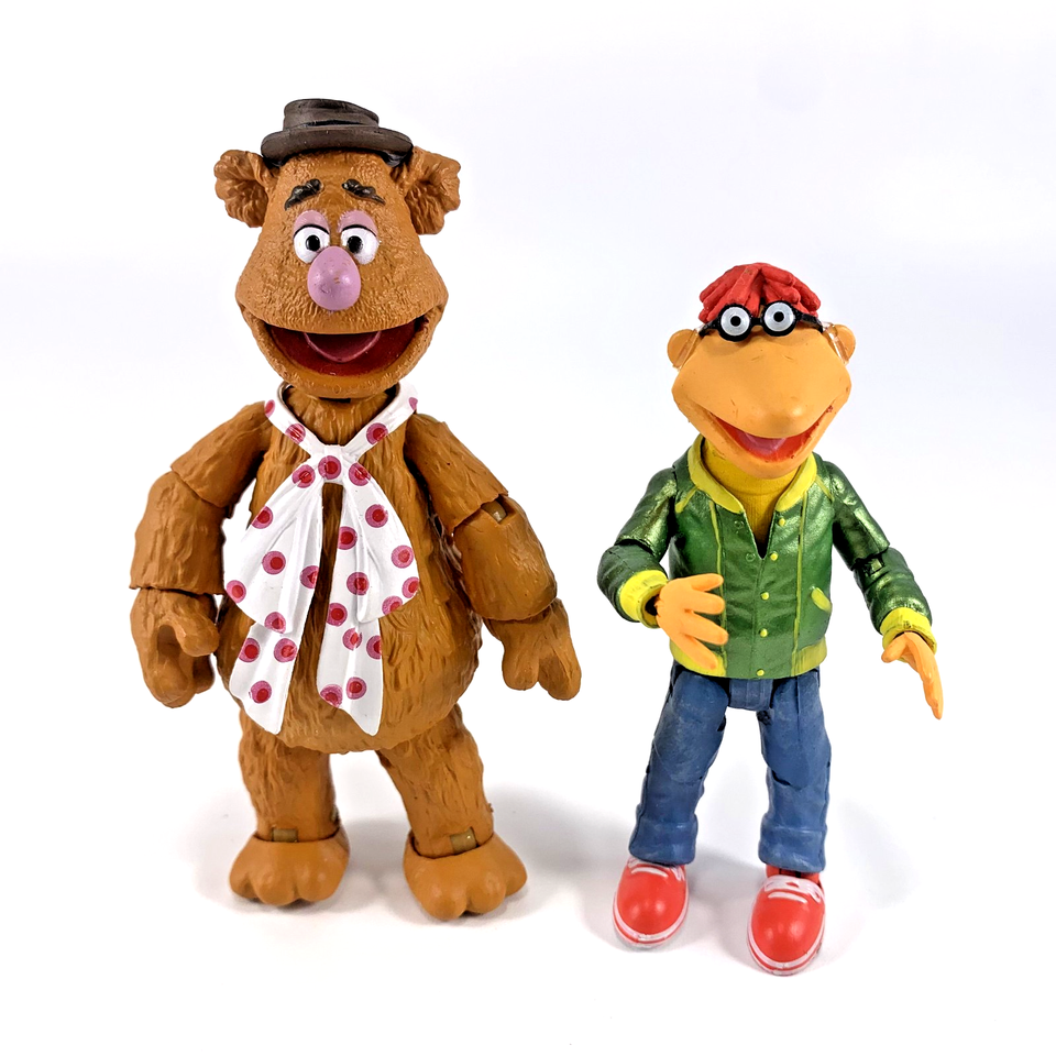 The Muppets Diamond Select 2016 Action Figures Fozzie Bear & Scooter | eBay