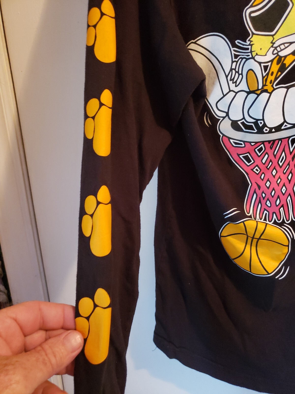 Cheetos Chester Cheetah Long Sleeve Black T-Shirt Slam Dunk Graphic ...