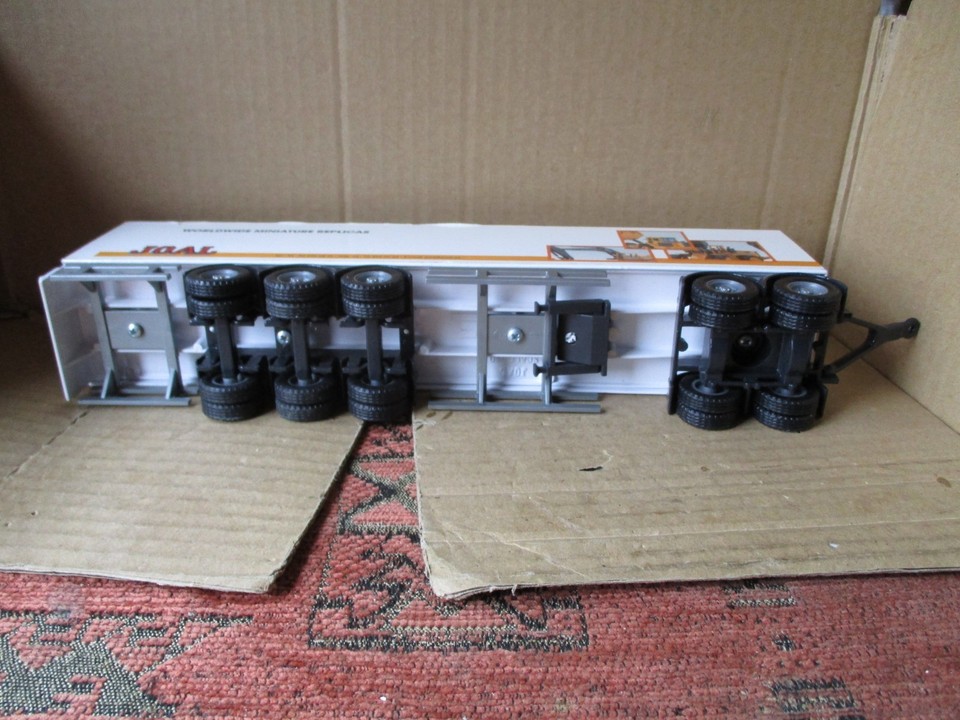 UNBOXED 1/50 JOAL VOLVO FH12 RIGID BOX VAN AND ARTICLUTATED TRAILER ...