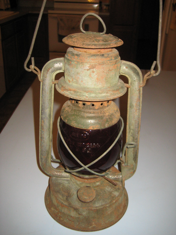 EMBURY MFG CO. RAILROAD LANTERN NO. 150 LITTLE SUPREME RED Loc Nob ...