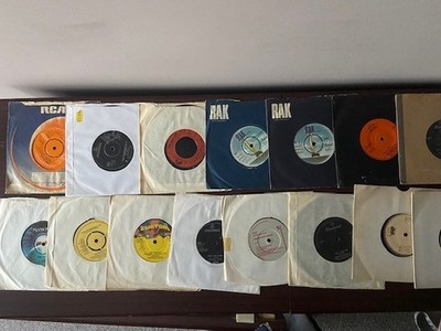 Collection of 7" Single Vinyl Records from the 70's a joblot of 120 in ...