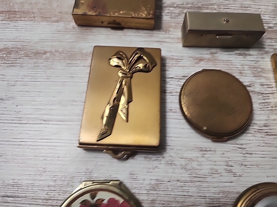 Lot Of Vintage Compacts | eBay