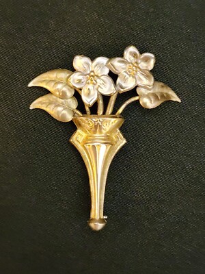Vintage 1940s-50s Detailed Multitone Flowers in Vase Brooch Lapel Scarf ...