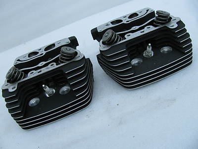 2001 H-D Harley Davidson Twin Cam Heads 16723-99 Front 16725-99 Rear ...