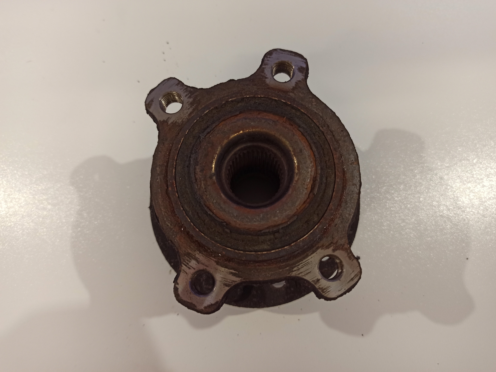 VOLVO XC60 T6 AWD Radnabenspindel hinten links 31360026 210kw 2010 ...