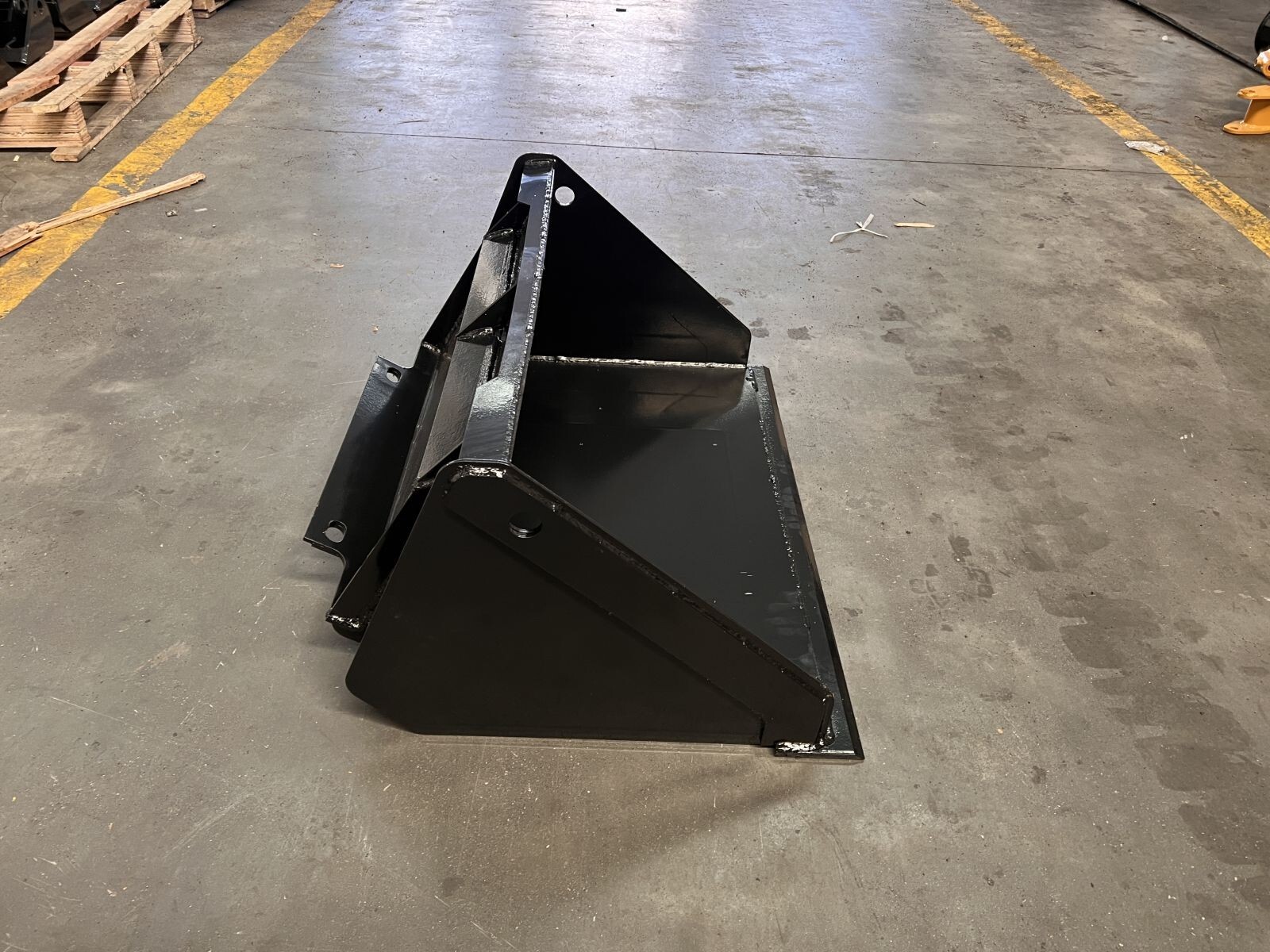AGT 32 inch Toothless Bucket for Mini Skid Steer Loader Bucket Without ...
