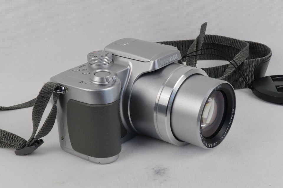 Panasonic LUMIX DMC-FZ5 5.0MP Digital Camera - Silver - Works Great ...