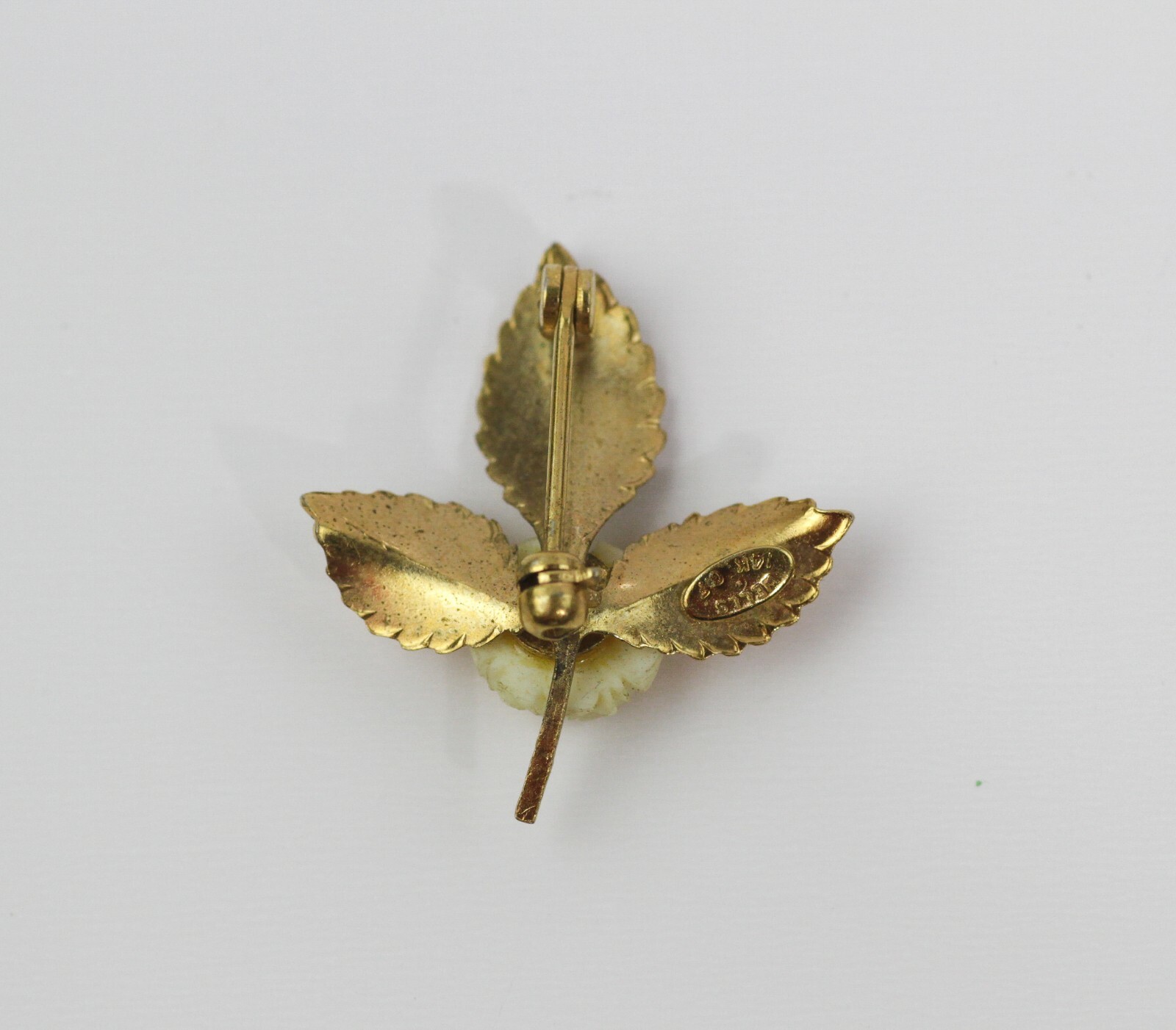 BEAUTIFUL VINTAGE WELLS 14K GOLD FILLED CRAFTED WHITE ROSE & LEAF ...