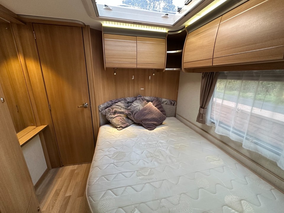 2014 COACHMAN VIP 560/4, FRENCH BED, AIR-CON, DOREMA AIR AWNING, MOTOR ...