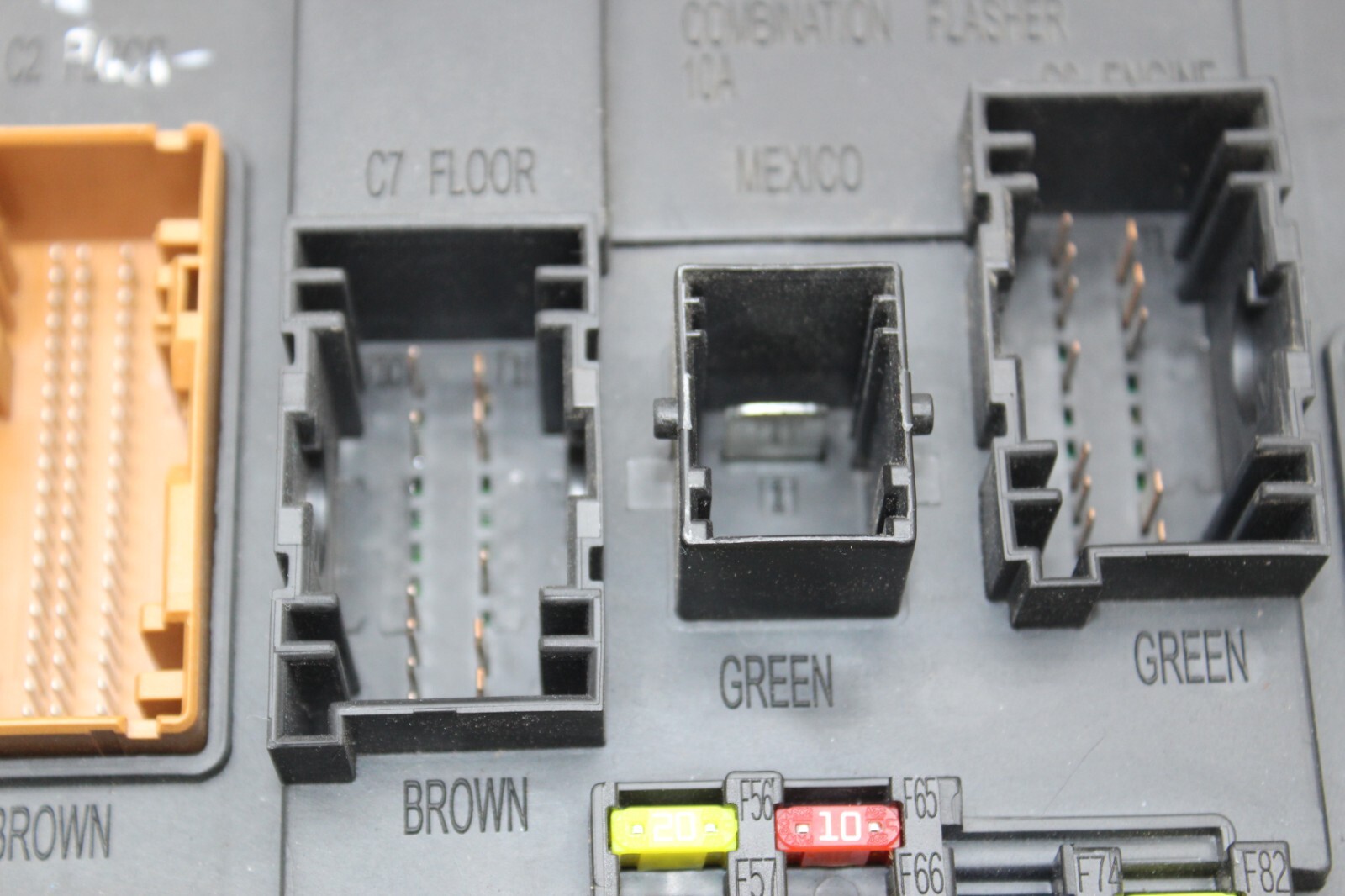 15-16 FORD FOCUS Control Module Fuse Box F046 | eBay