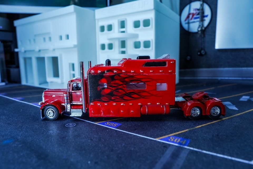 DCP 1:64 Peterbilt 389 Custom Made Long Sleeper | eBay