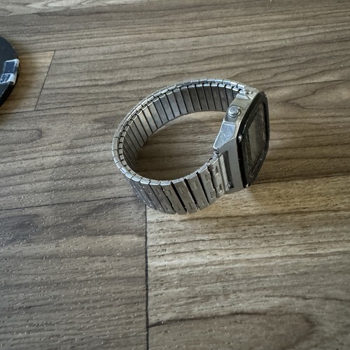 Vintage Casio Diver DW-1000 Digital Quartz Watch w Stainless Band ...