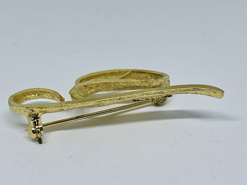 Mamselle Cursive Initial Y Brooch Lapel Pin Gold Color Textured Finish ...