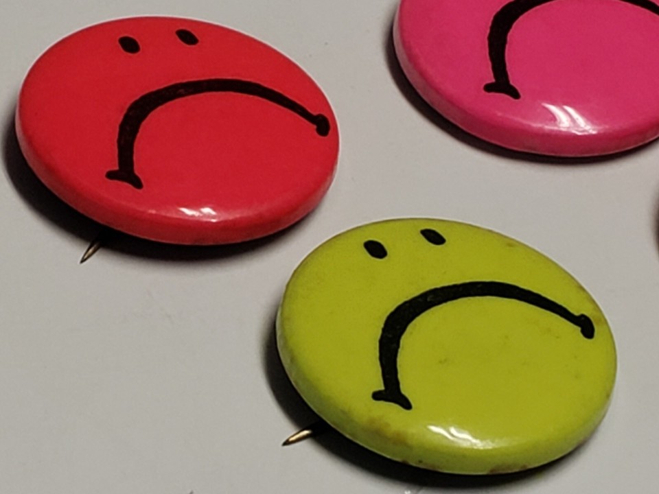 Vtg Lot of 4 1960s/70s Hippie Frown Sad Face Pinback Pins Buttons - 1 1 ...