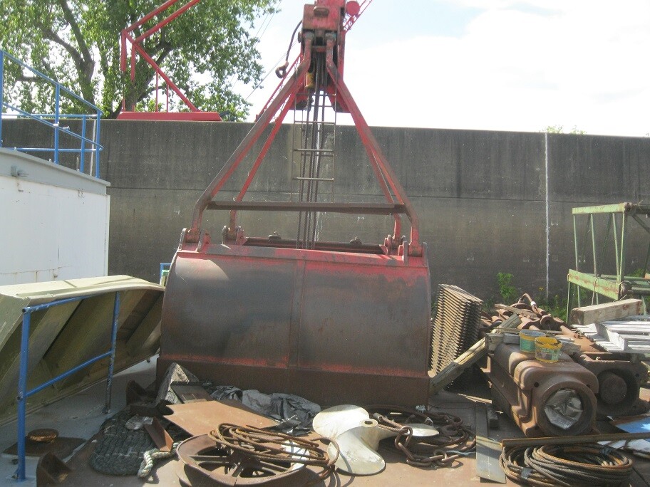 Clamshell Bucket - 6 Yard Rehandling Bucket, 11,000 lbs, Good Used ...
