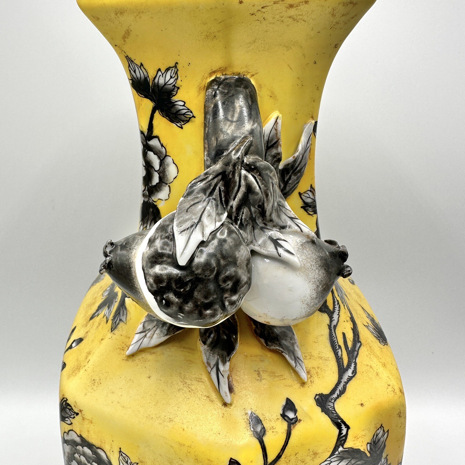 Vtg Hua Rong Tang Zhi Chinese Yellow Glaze Floral Vase w/Pomegranate ...