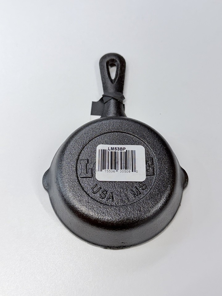 NWT Bass Pro Shops Mini Cast Iron Skillet AShtray Display Piece by ...