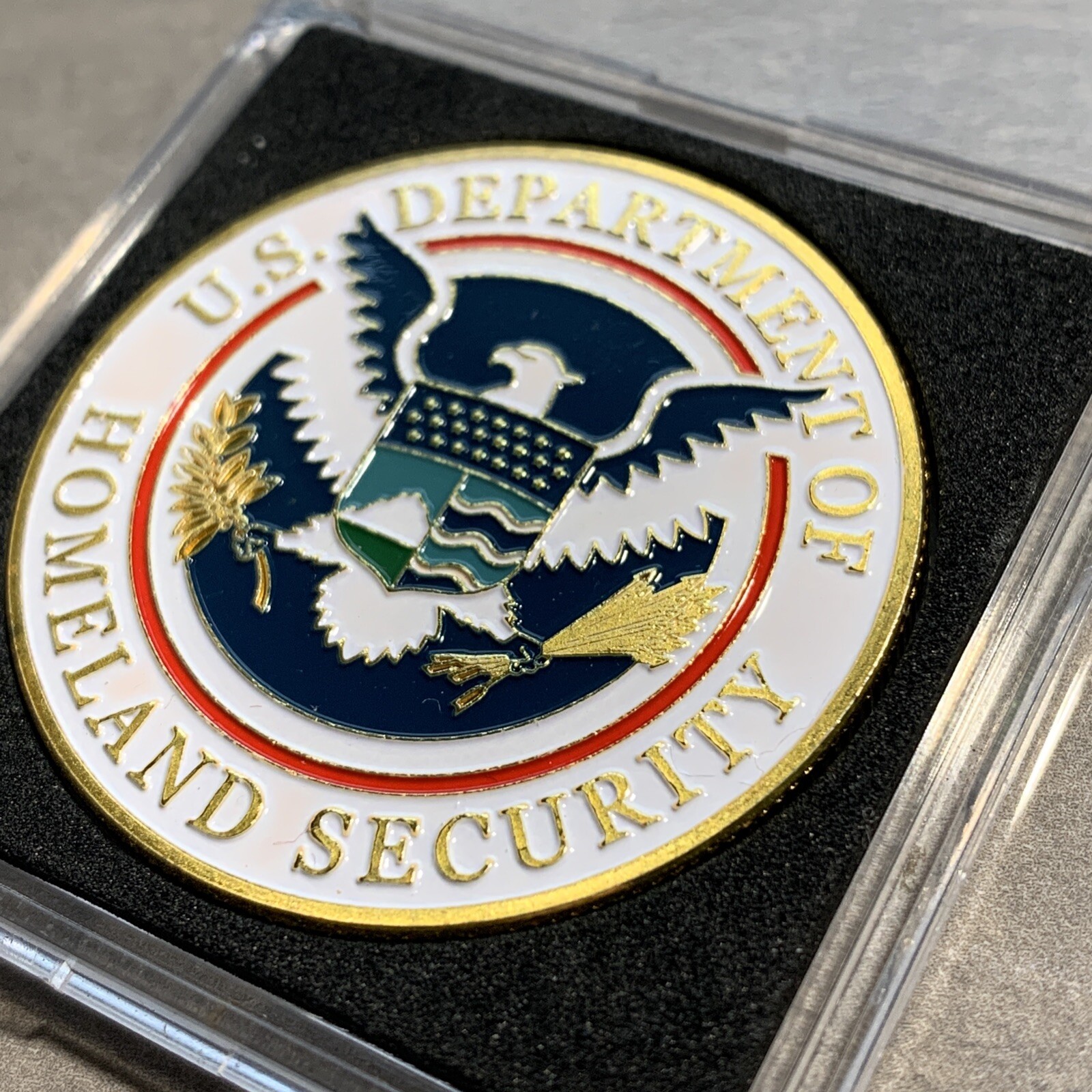 United States DOHS "Customs & Border Protection" Challenge Coin 40mm w ...