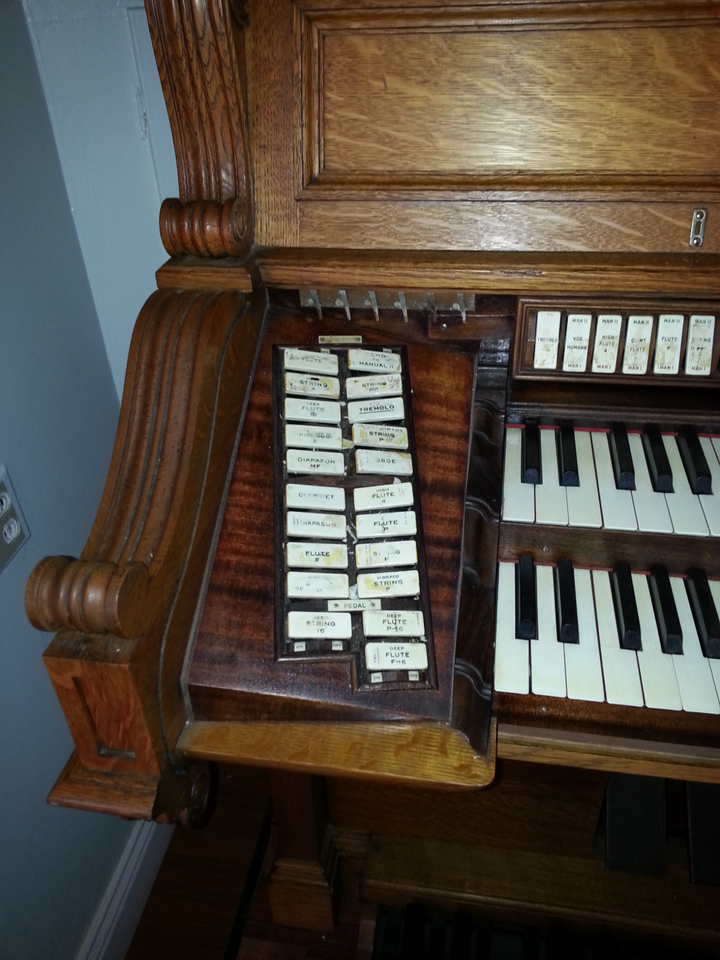 Aeolian Pipe Organ, 2 manuals, 116 note roll player console, in ...