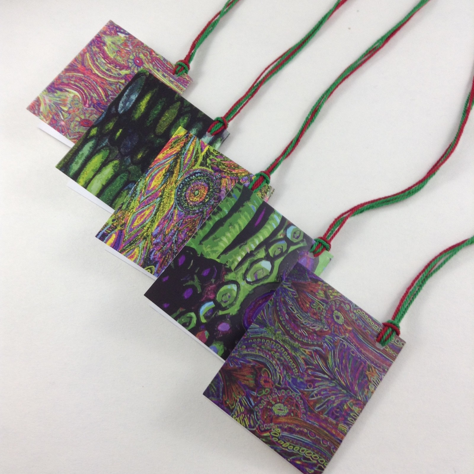 Gift Tags Mini Cards with string 20 Christmas Rainbow Table Cards Item ...