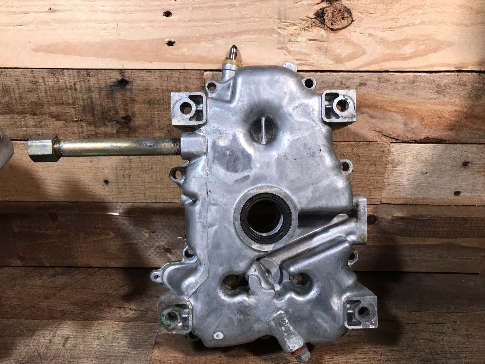 John Deere GT235 Briggs & Stratton 350777 Engine Block Crank Case W ...