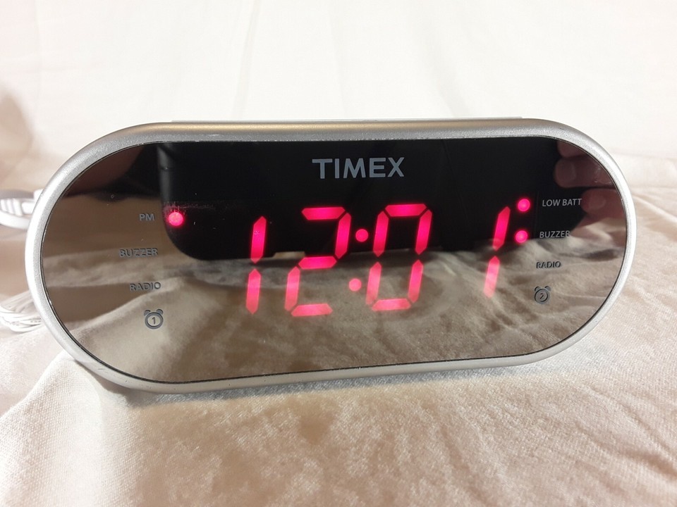 TIMEX - DUAL ALARM AM/FM Clock Radio with Battery Backup T2312 | eBay