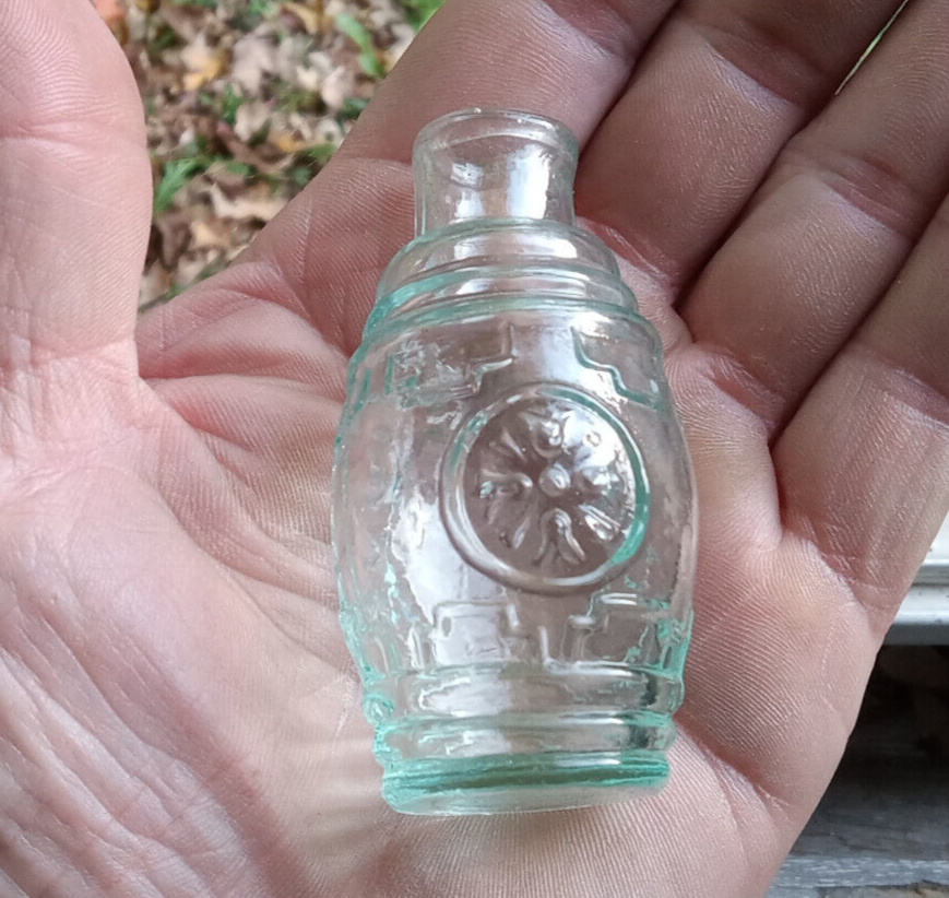 1860 FANCY EMBOSSED BARREL SHAPE COLOGNE BOTTLE CRUDE ROLLED LIP SHINY ...