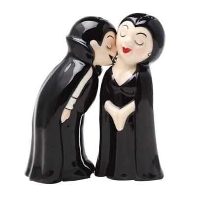 PT Love at First Bite Vampire Couple Salt and Pepper Shakers Set | eBay