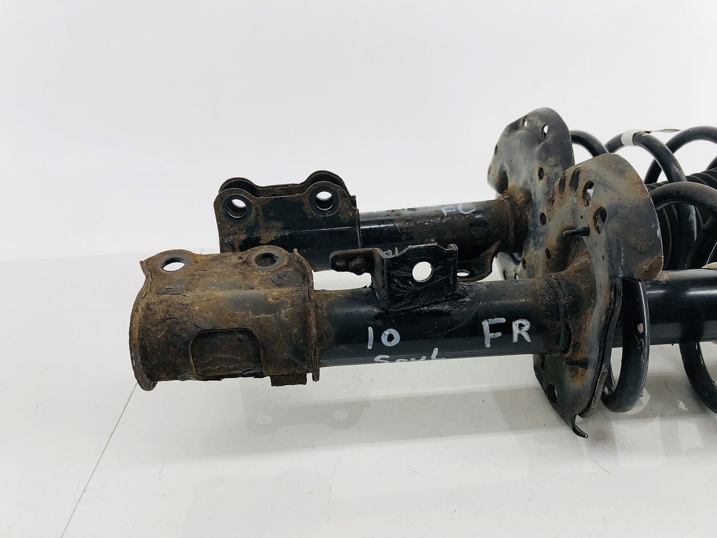 10-11 KIA SOUL FRONT RIGHT & LEFT SIDE SUSPENSION SHOCK STRUT ABSORBER ...