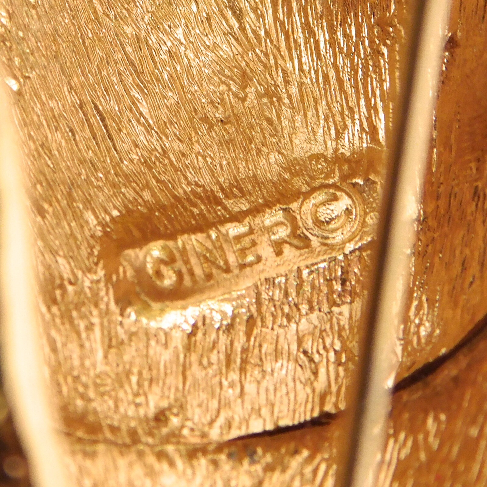 RARE VINTAGE CINER LION BROOCH GEM ENCRUSTED BEAUTY - Gem