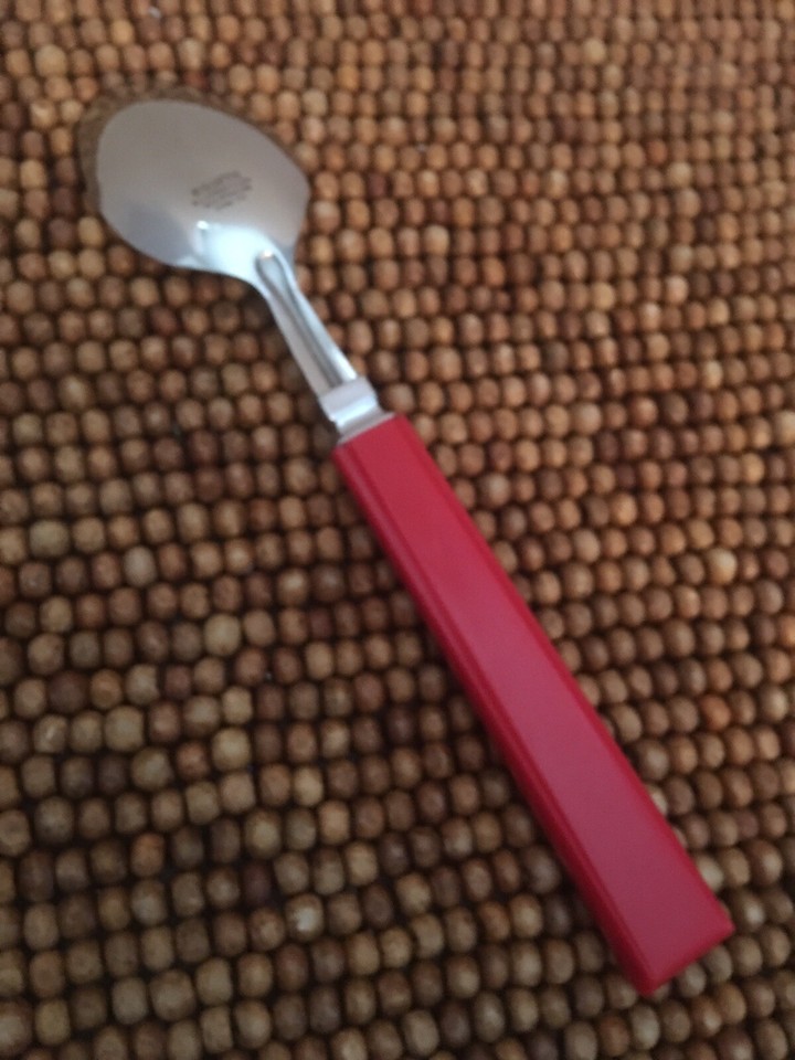 Hampton 18/10 Stainless Plastic Outlined Ridge RETRO RED Teaspoon 6 5/8 ...