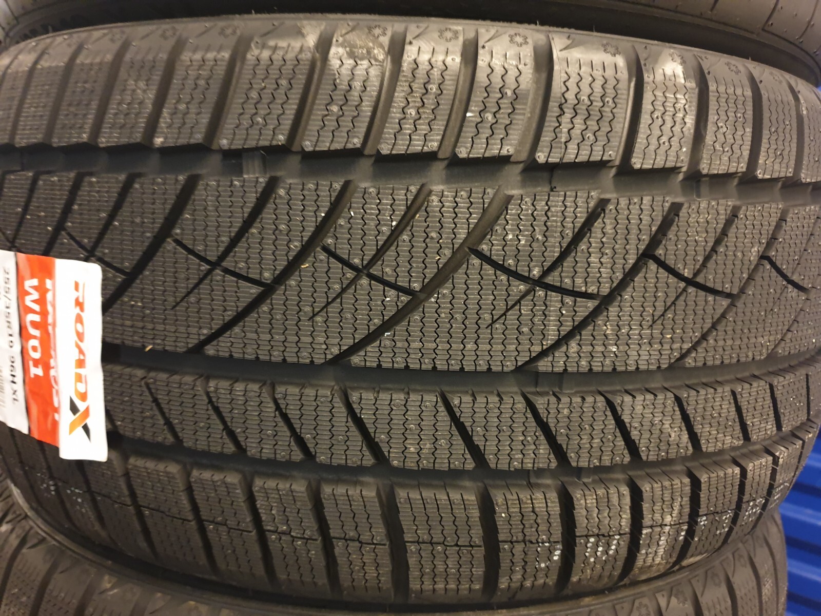 2X NEW ROADX WINTER SNOW/ICE/MUD 255/35 R19 XL 96H 255 35 19 FROST ...