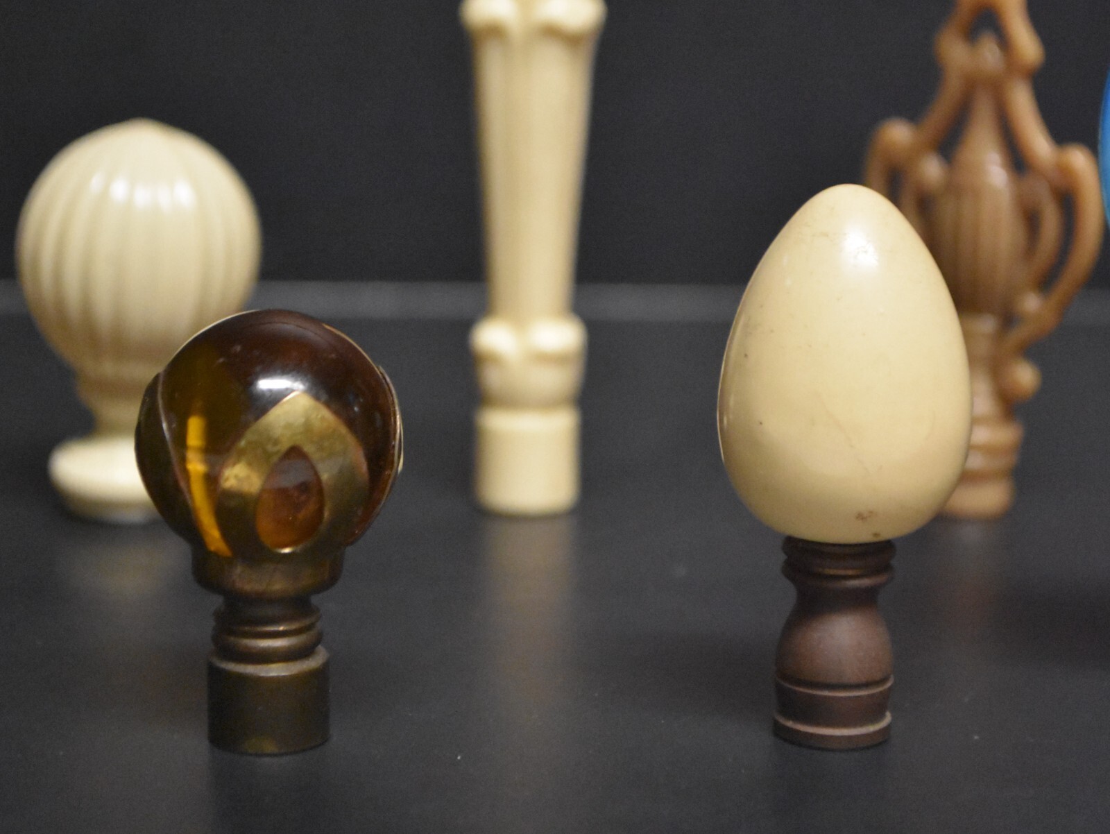 12 Vintage to Antique Lamp Finials, Some Glass, Some Plastic, Aladdin ...