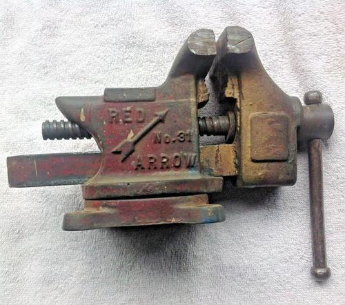 VINTAGE #31 RED ARROW Bench Swivel Vice Heavy Tool Work Table Heavy ...