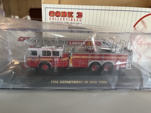 Code 3 Seagrave Rear Mount Ladder 49 FDNY Fire Department Yankees 1/64 ...